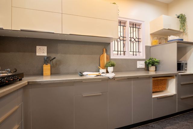 Spacious Kitchen Design With A Separate Storage Unit For OTG | Livspace