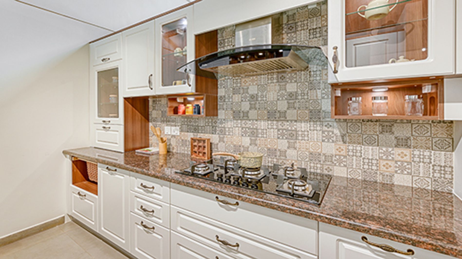 100+ Best Interior Designers in Surat for Home Interiors - Livspace